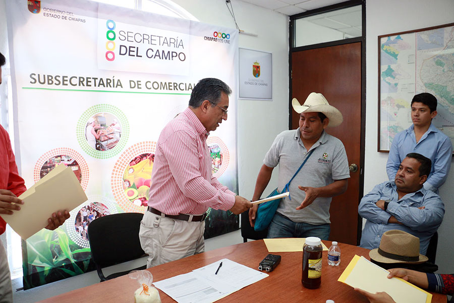 Entrega Secam títulos de registro de marcas a productores chiapanecos ...
